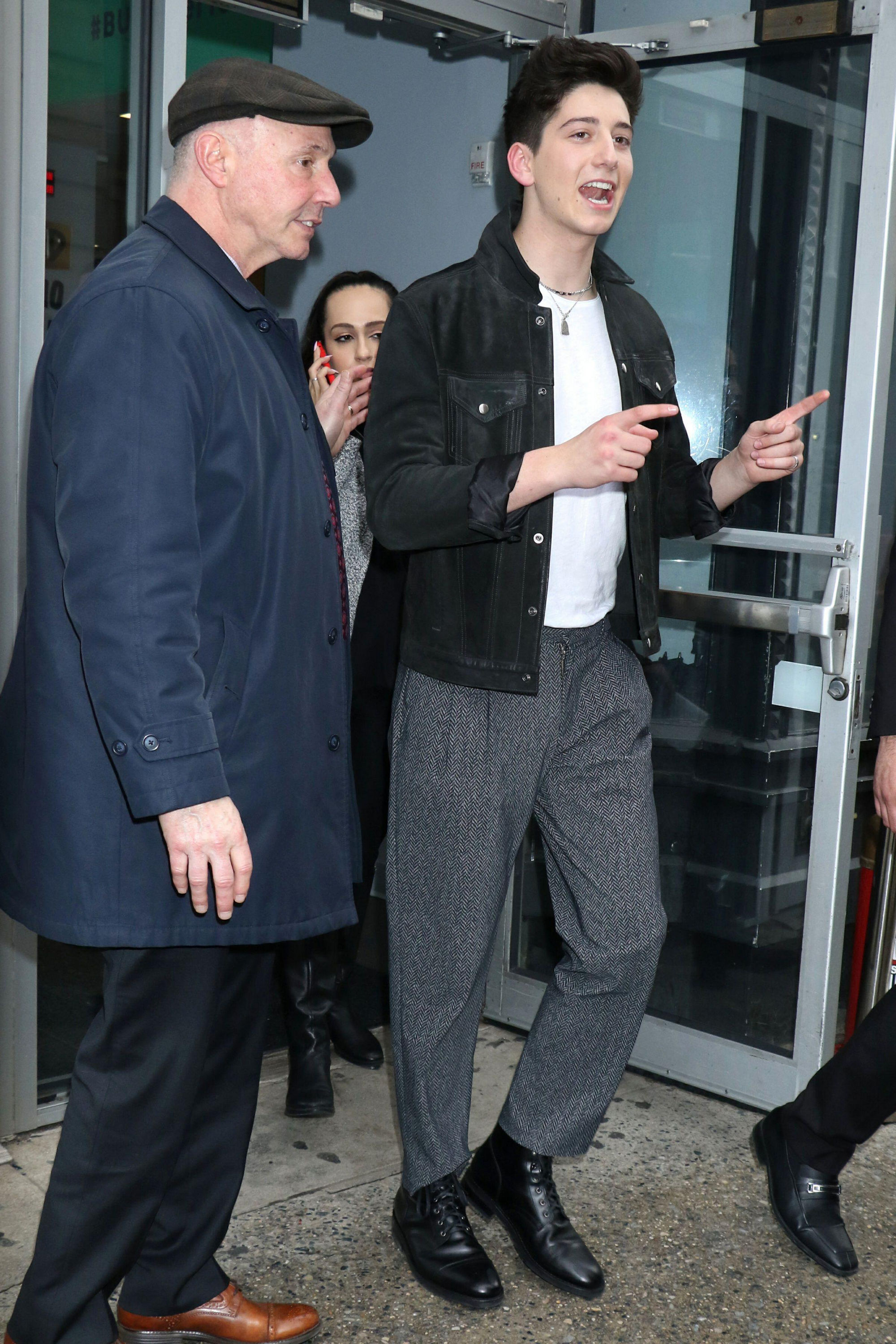 Feb 11 | Outside Build Series - milomanheimcom 002 - Milo Manheim Mania ...