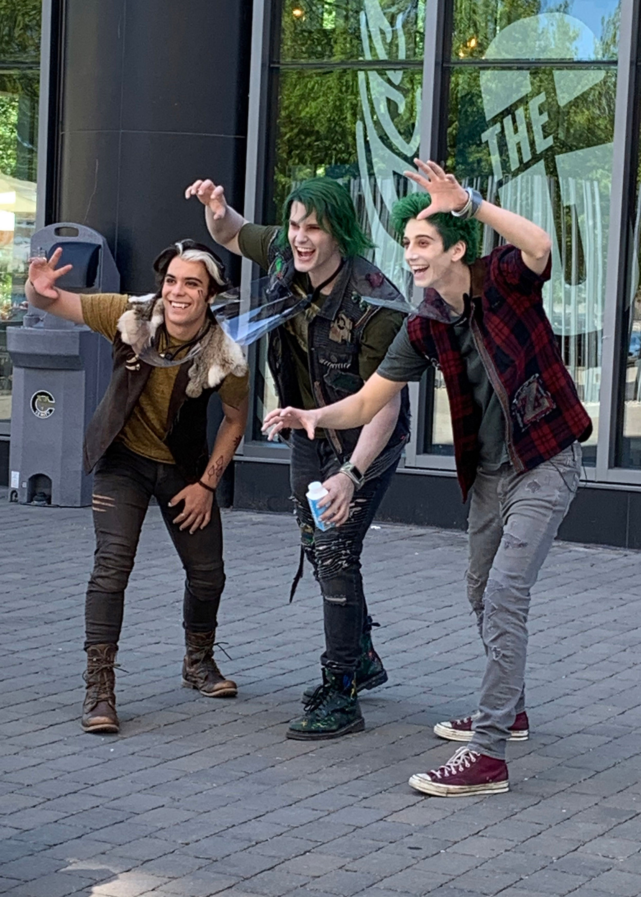 On Set: June 22, 2021 - milomanheimcom 001 - Milo Manheim Mania — Photo ...